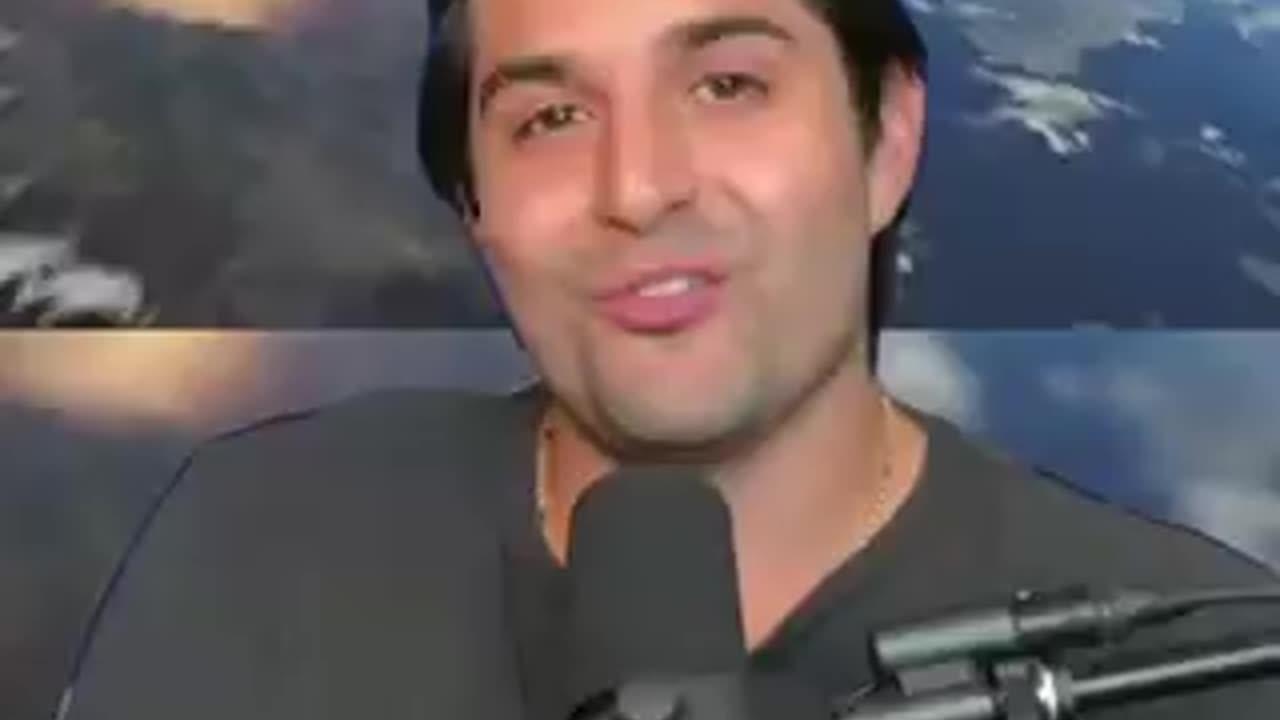 AL GENERATED DRAKE AND THE WEEKEND SONG GOES - One News Page VIDEO