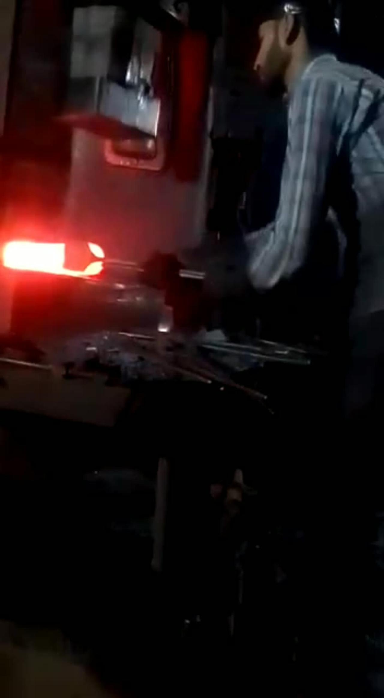 Havey deutty Making exivator bucket - One News Page VIDEO