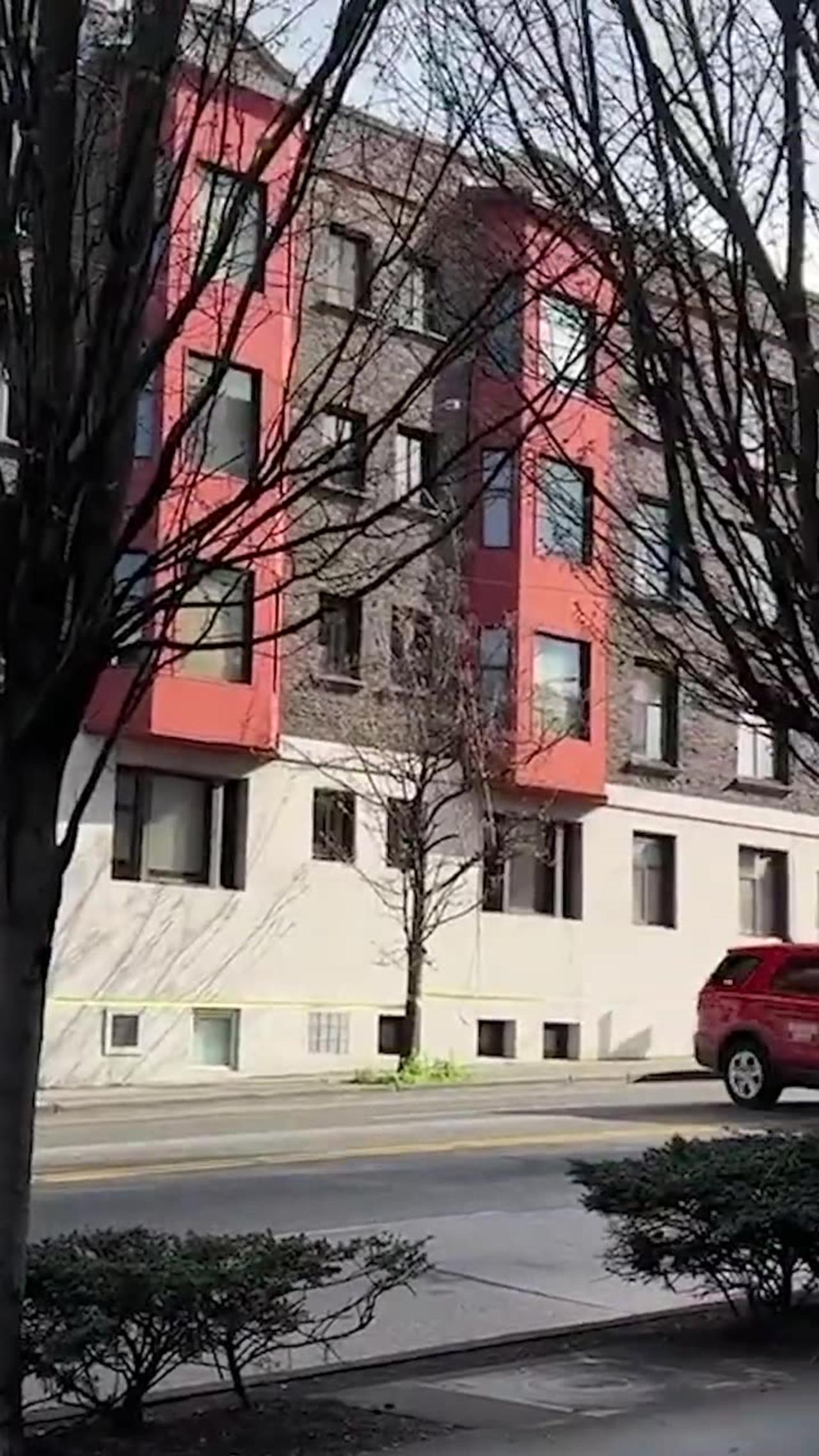 Seattle first responders report to scene of - One News Page VIDEO