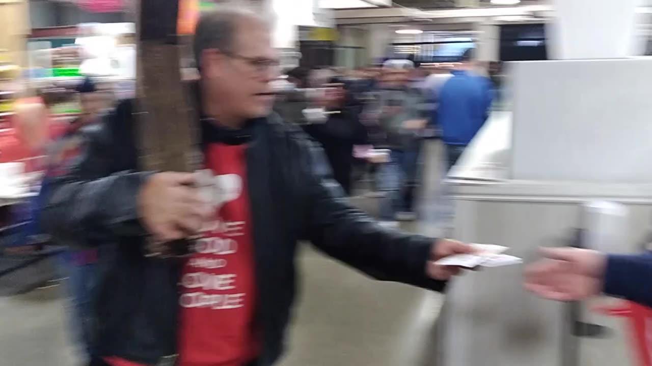 Good Friday Cross Walk - One News Page VIDEO