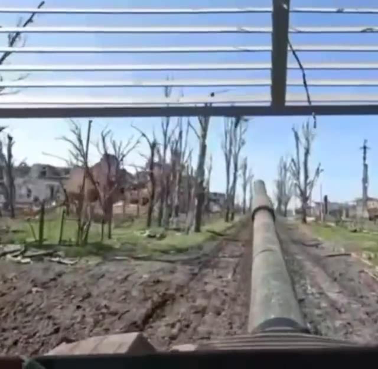 Russian T-72B3 Hit By Missile Survives - One News Page VIDEO