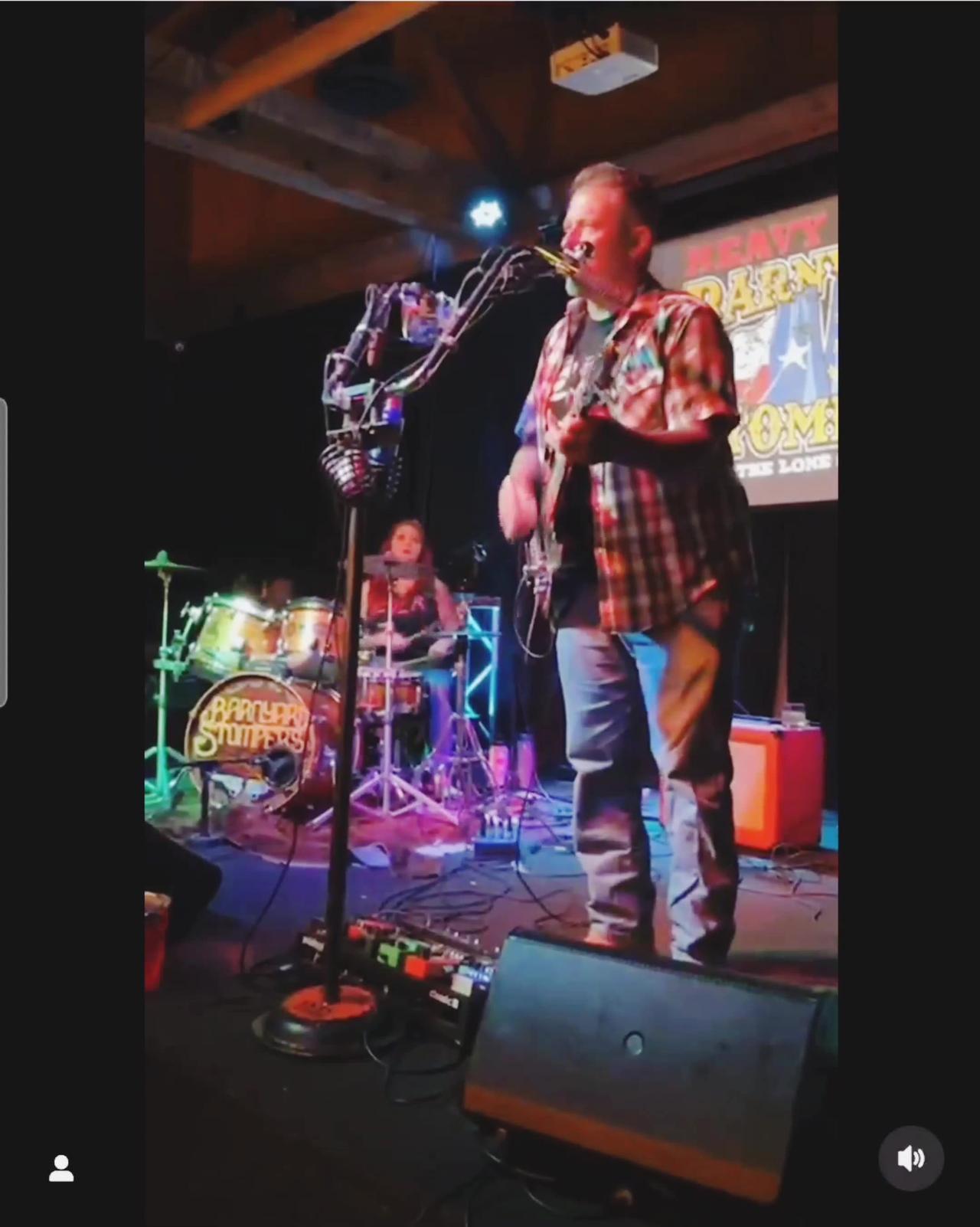 Barnyard Stompers Live in Ventura, CA - One News Page VIDEO