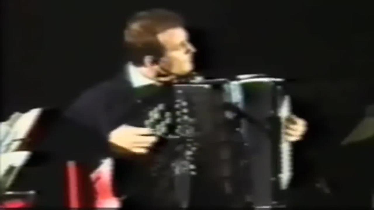 FABIO ROSSATO LIVE - ritmo bulgaro - One News Page VIDEO