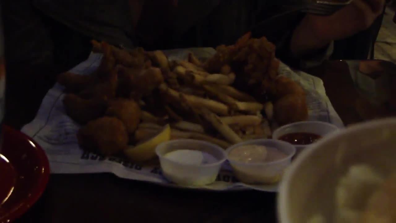 Vacation 2012 - Dinner at Bubba Gump Shrimp - One News Page VIDEO