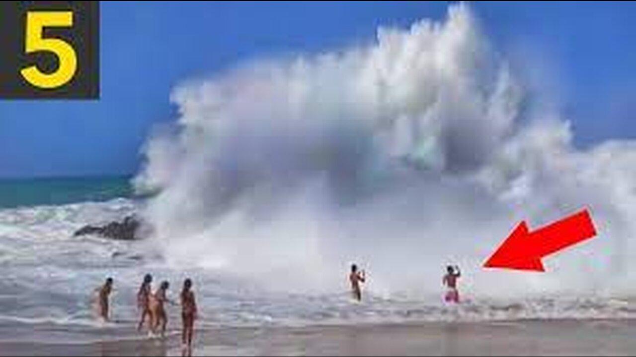 Top 5 SCARY Beach Waves - One News Page VIDEO