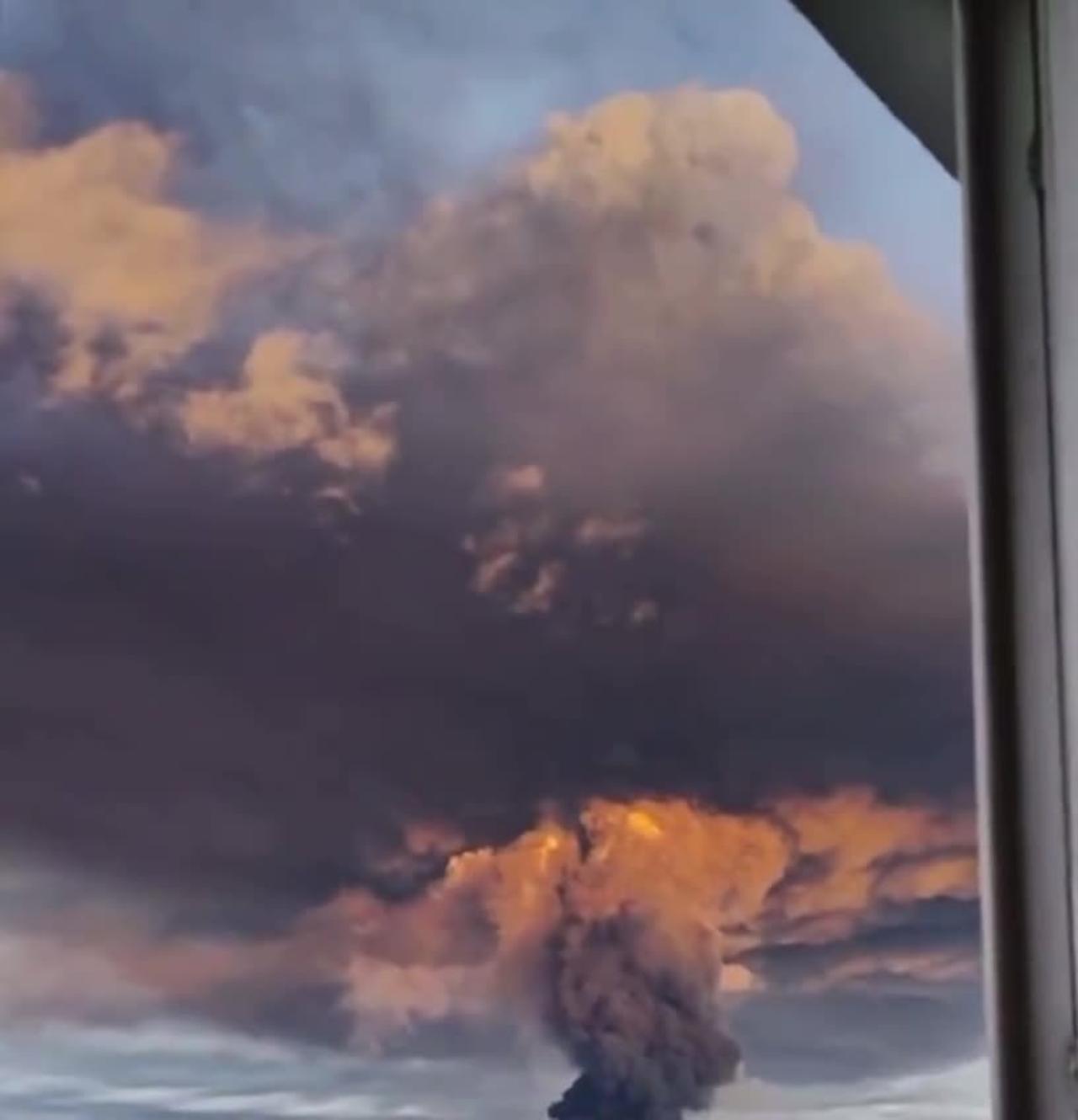 Massive smoke spotted from miles away after an - One News Page VIDEO