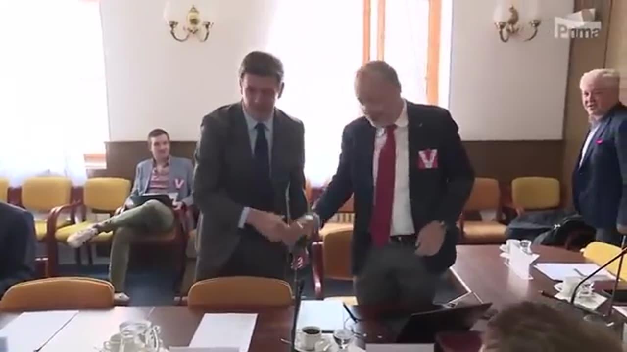 CNN Prima News - hledá vláda úspory? - One News Page VIDEO