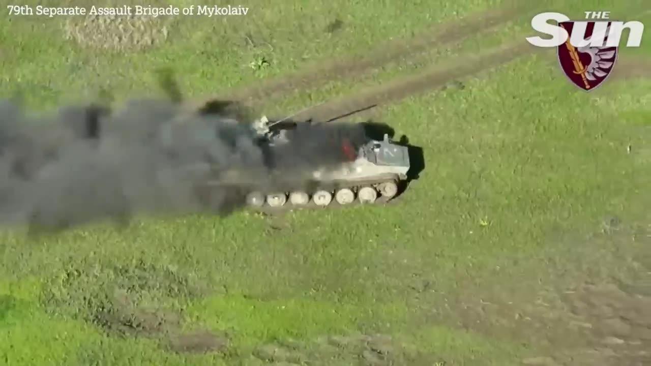 Ukrainian drone explodes Russian tank - One News Page VIDEO
