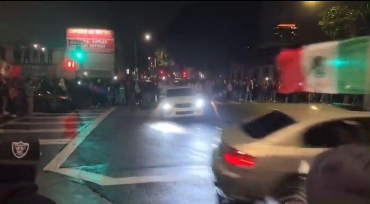 Oakland Police Block Off Street Race To Photo - One News Page VIDEO
