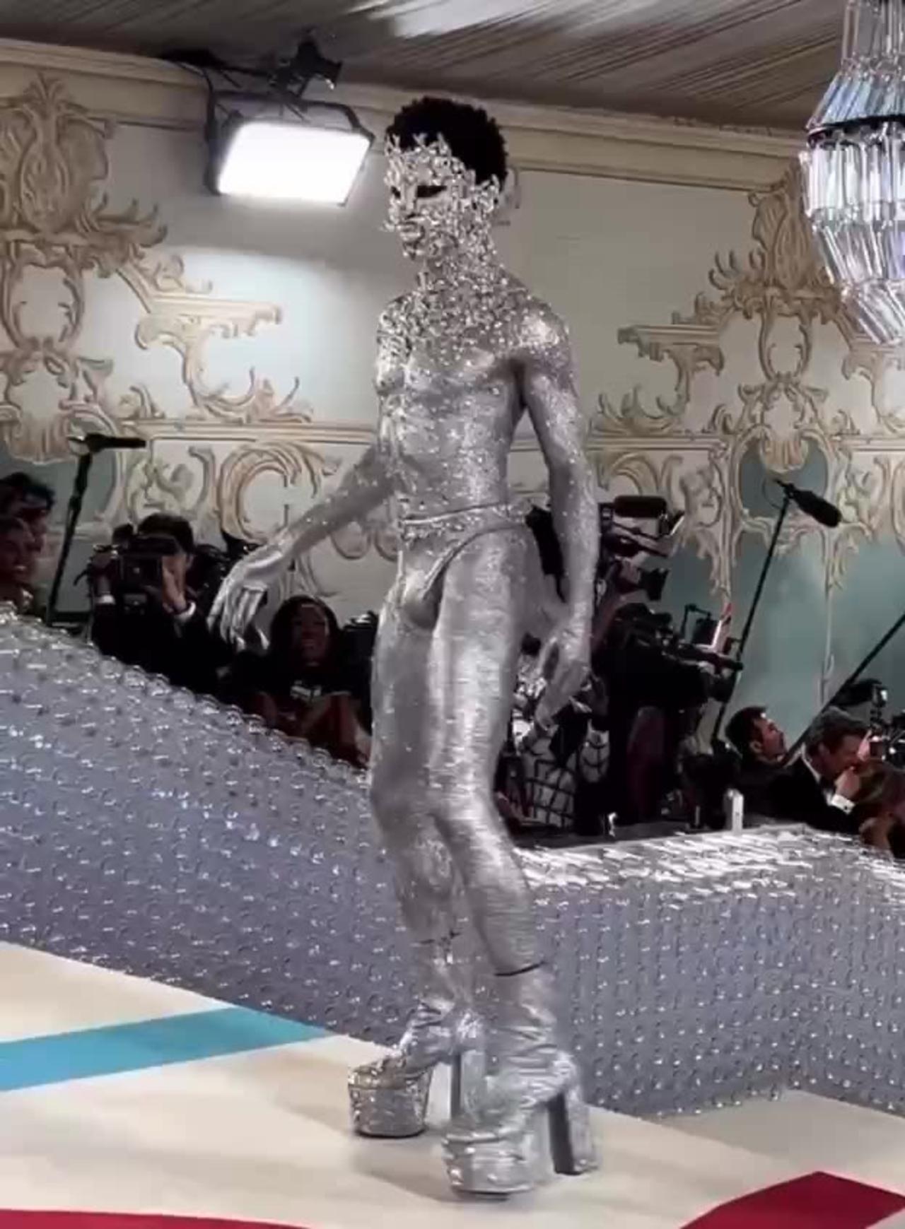 Met Gala freak show - One News Page VIDEO