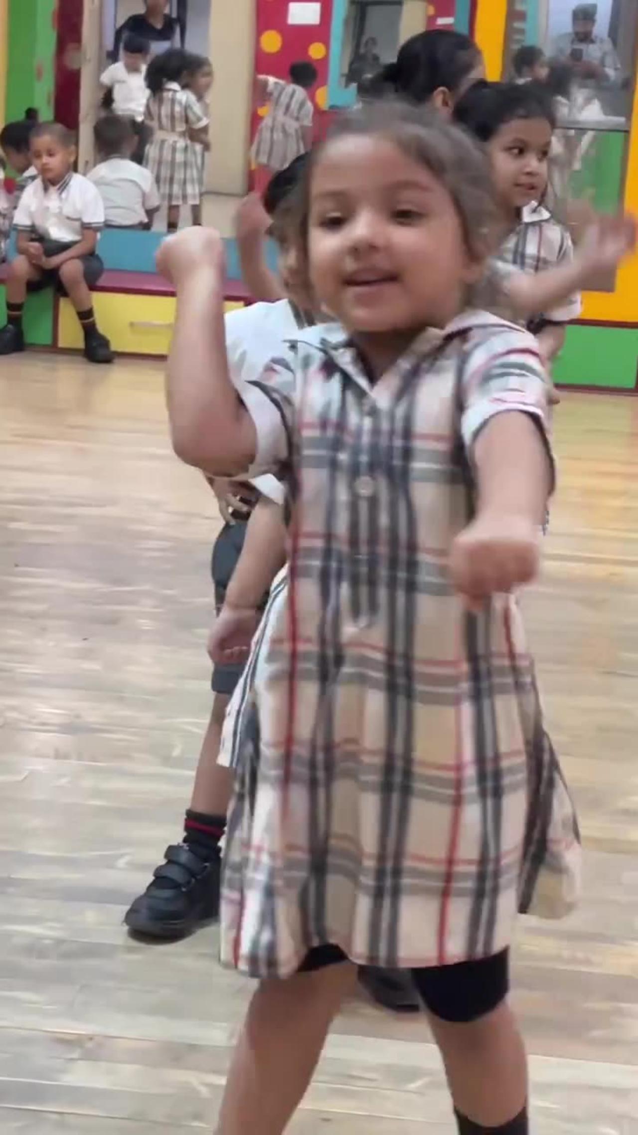 Cute Baby Dance😋😍 - One News Page VIDEO