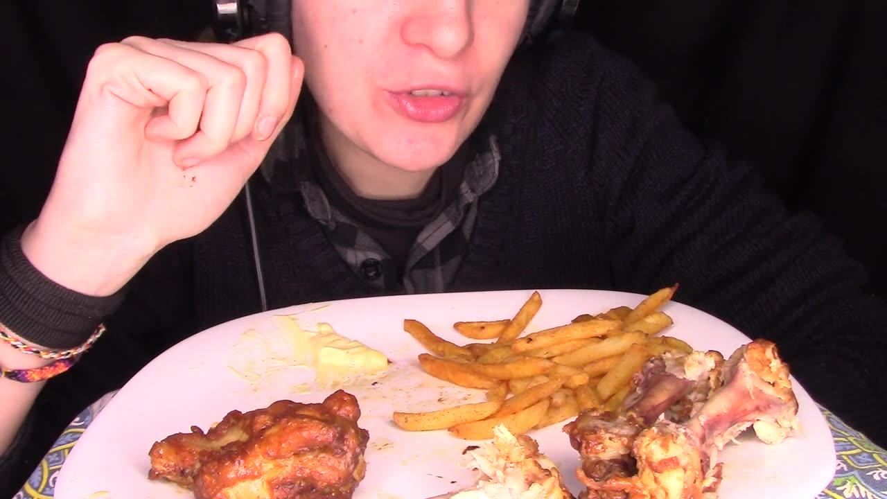 ASMR Mukbang MANGIO Chicken Wings e Patatine - One News Page VIDEO
