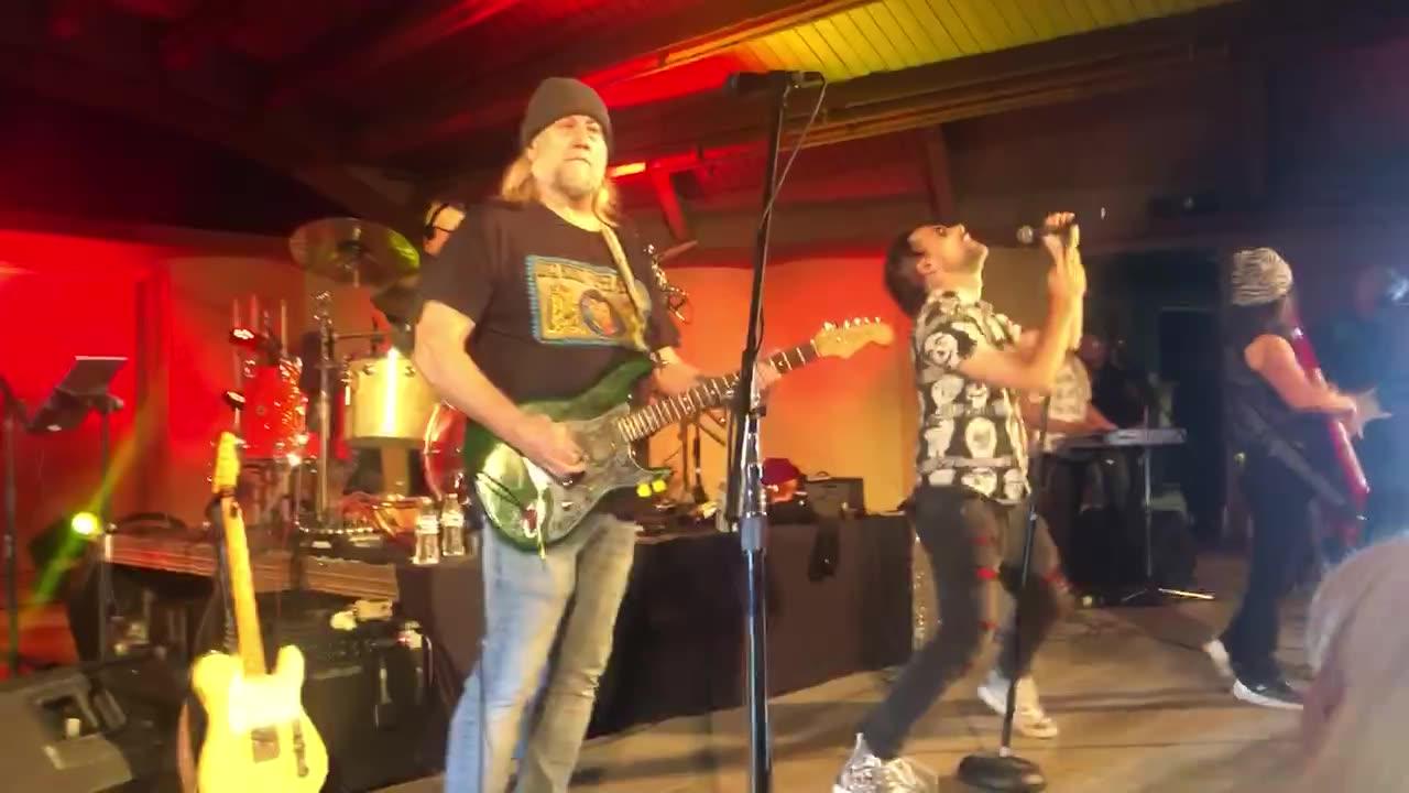 DEAD MANS PARTY- Oingo Boingo- Libbey Bowl - One News Page VIDEO