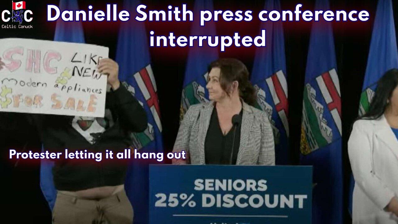 Danielle Smith - unfazed by the weakest press - One News Page VIDEO