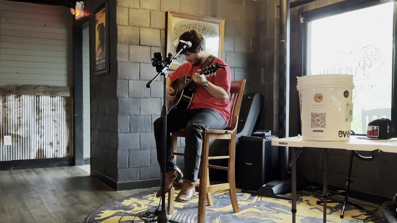 Donny Van Slee - Zach Bryan “Snow” Cover - One News Page VIDEO