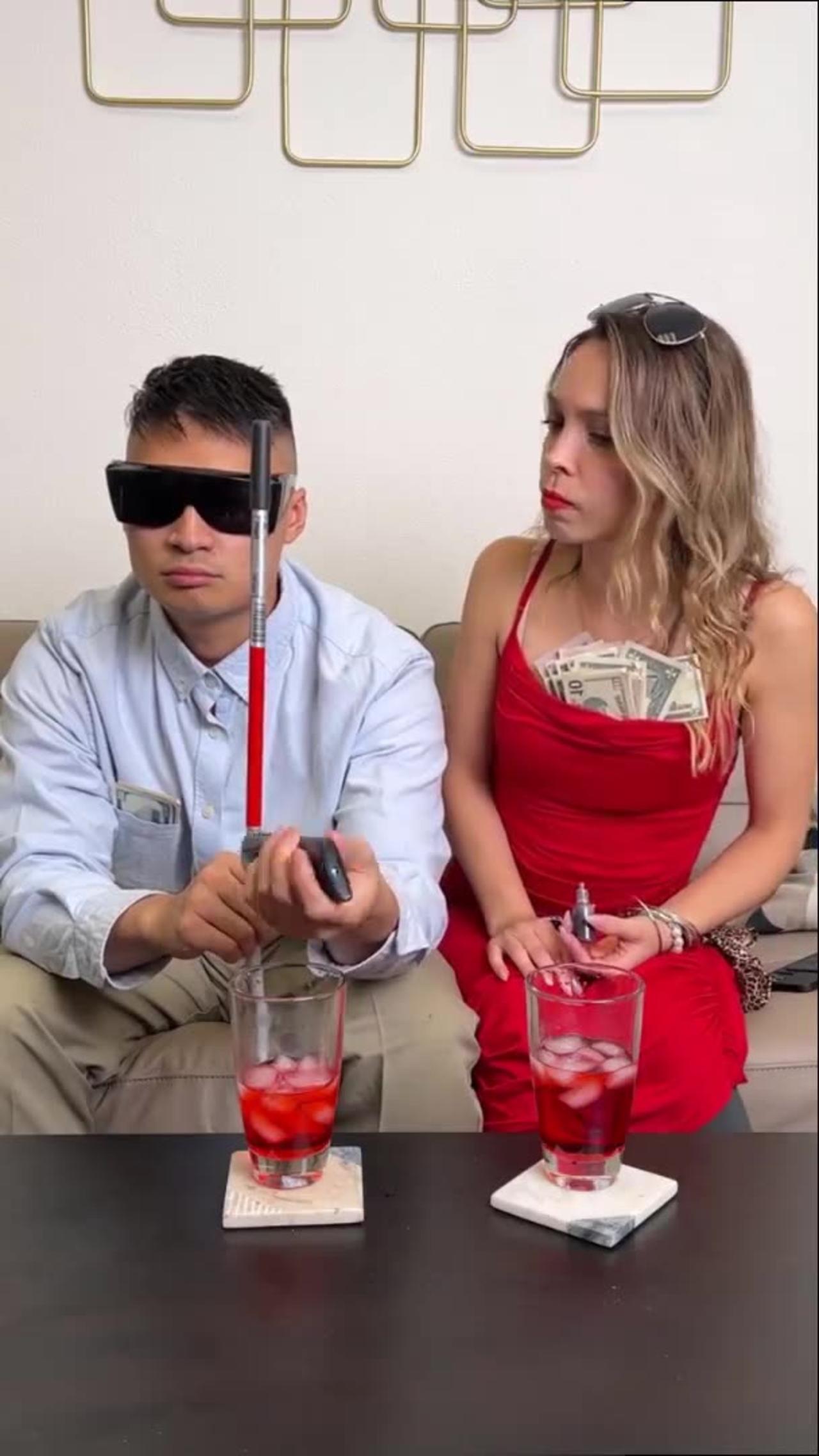 Amazing blind guy. He thought her a lesson - One News Page VIDEO
