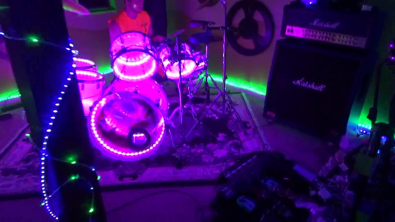 The Cross /LittleRain /Divina Sha - One News Page VIDEO