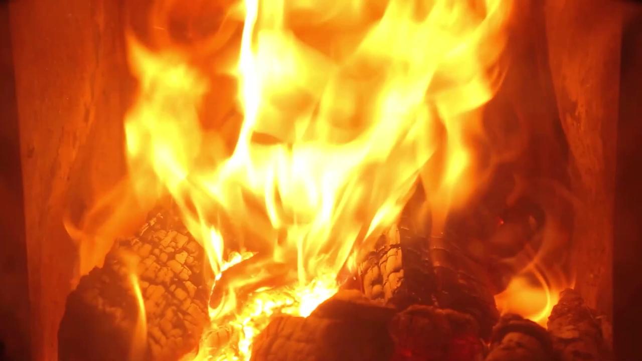Relaxing Fire with Cracking Logs and Serene - One News Page VIDEO