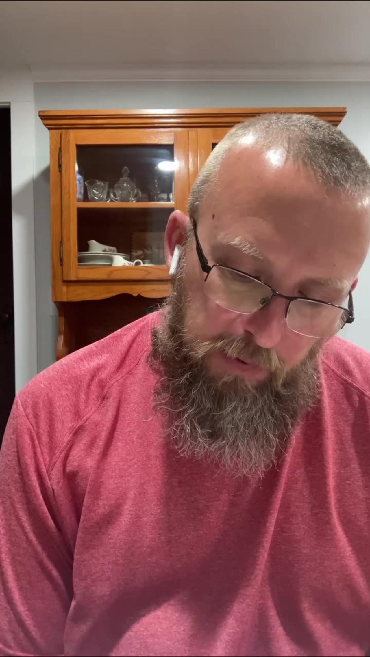 (Nehemiah 9) Just a Country Boy Reading the KJV - One News Page VIDEO