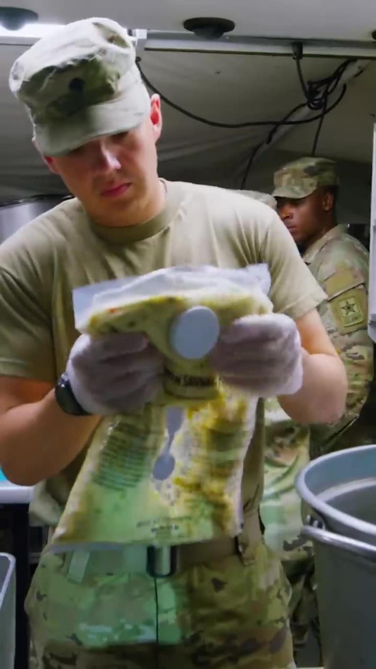 US Army culinary specialists cook for 800 - One News Page VIDEO US Army culinary specialists cook for 800 - One News Page VIDEO