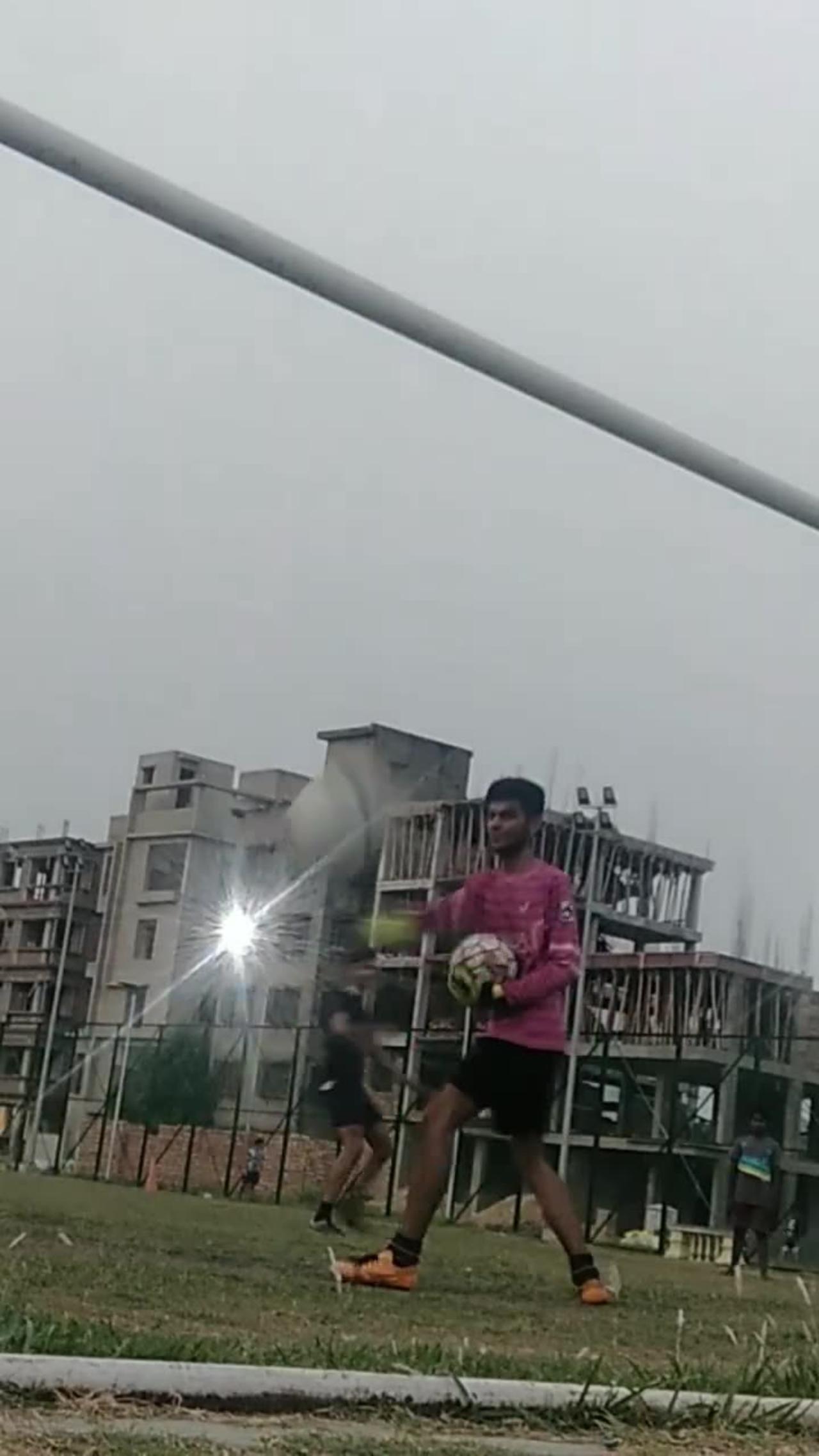 Striker's powerful shot breaks the camera - One News Page VIDEO