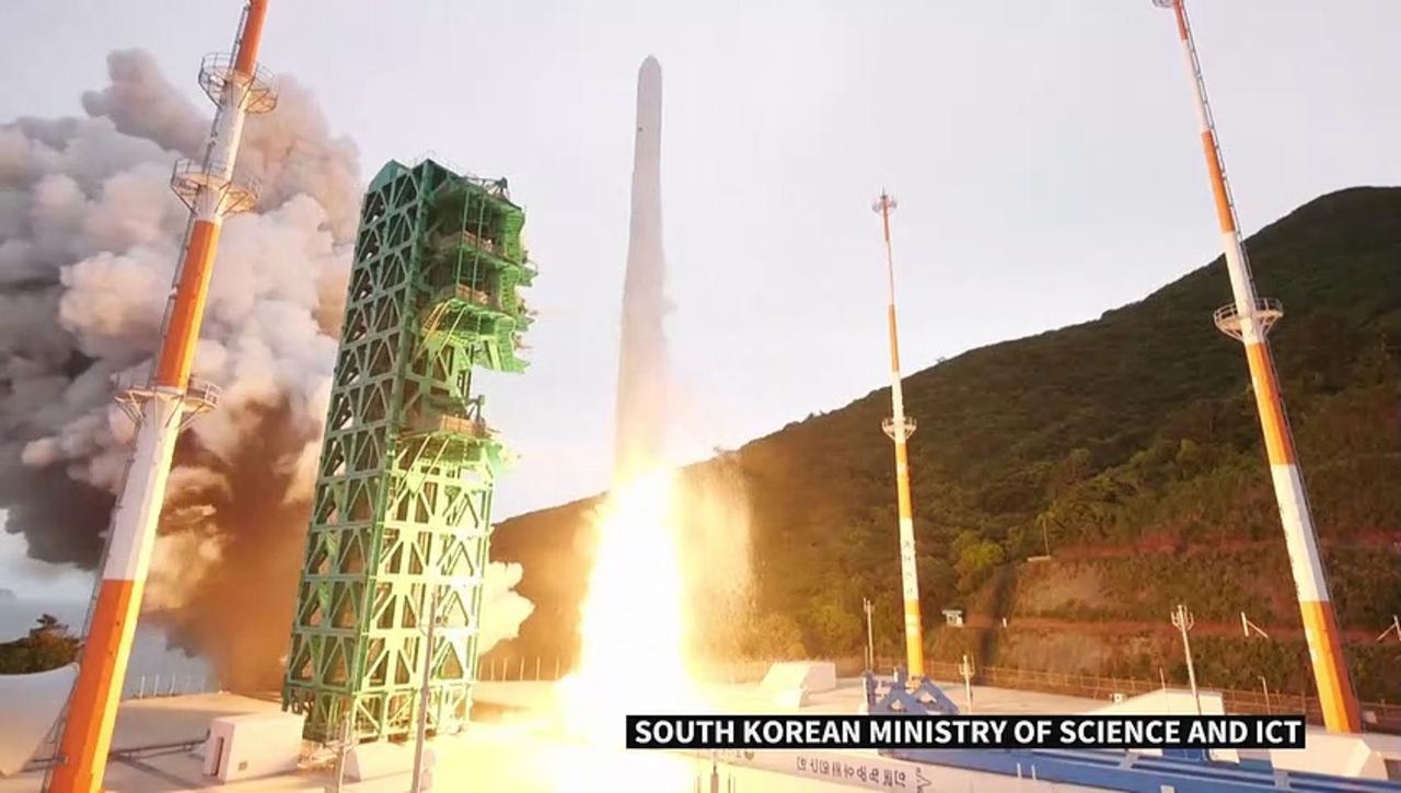 South Korea successfully launches homegrown Nuri - One News Page VIDEO