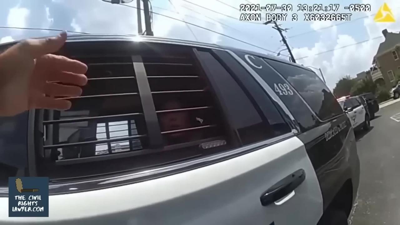 Angry Cop Decides To Arrest Pregnant Teacher - One News Page VIDEO