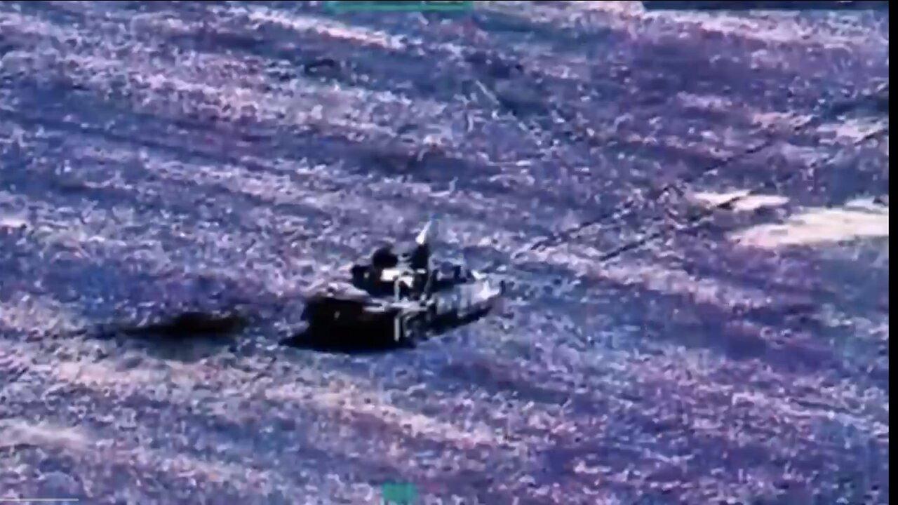 Ukrainians strike Russian tank T80 with American - One News Page VIDEO