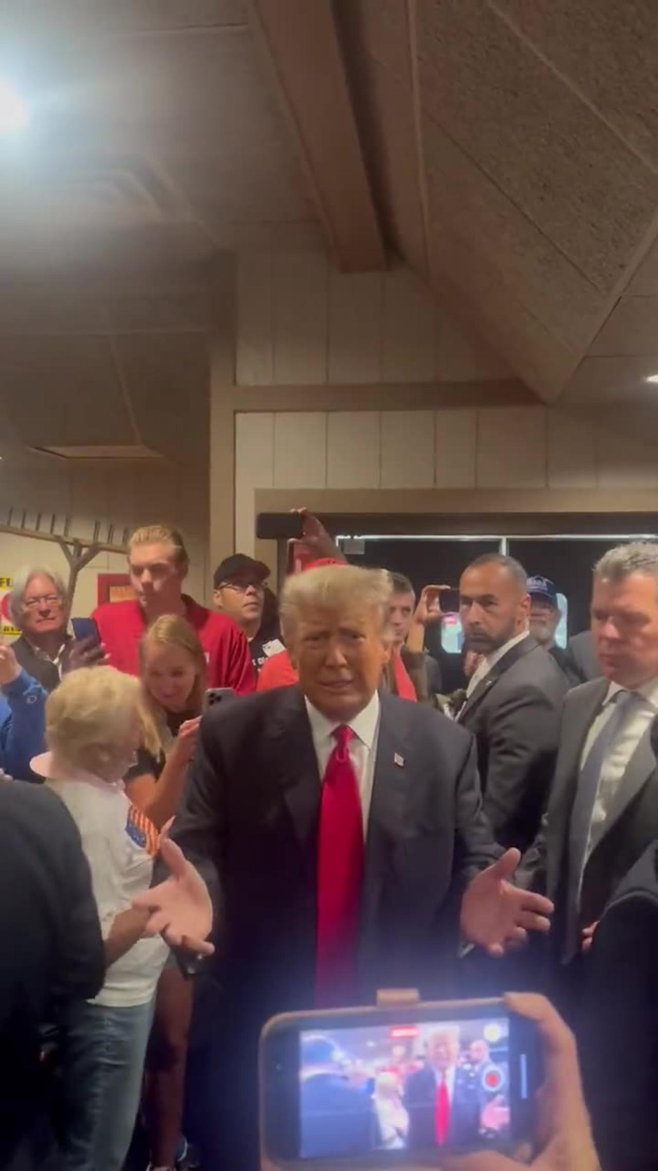 Big Reaction For President Trump t the Machine - One News Page VIDEO