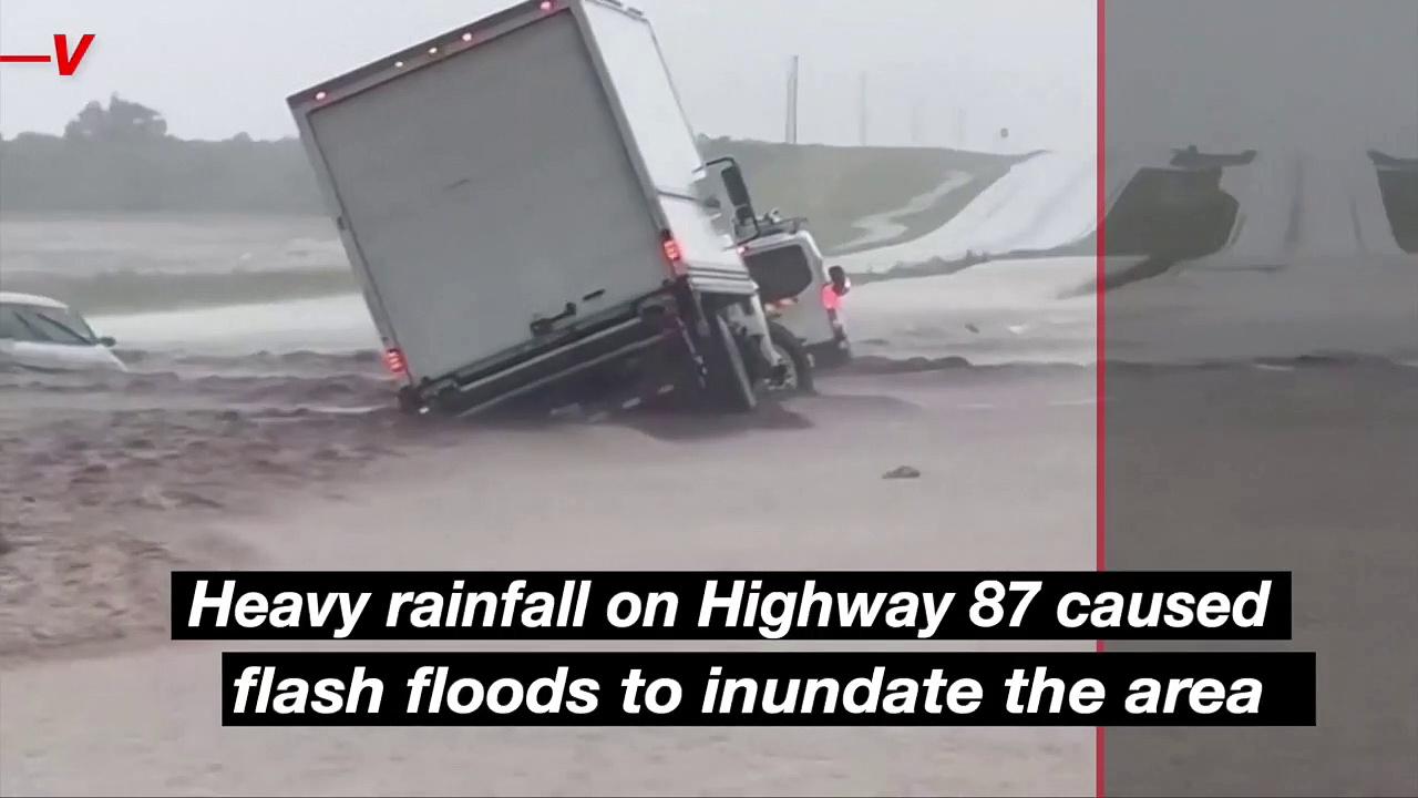 Flash Floods Wash Across Texas Highway Washing - One News Page VIDEO