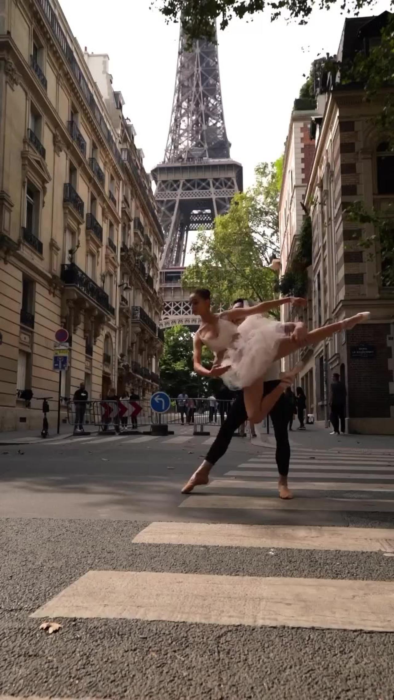 Couples Ballet Dance - One News Page VIDEO