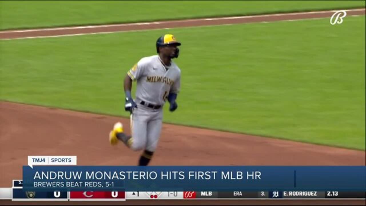 Adrian Houser pitches 7 innings as Milwaukee - One News Page VIDEO