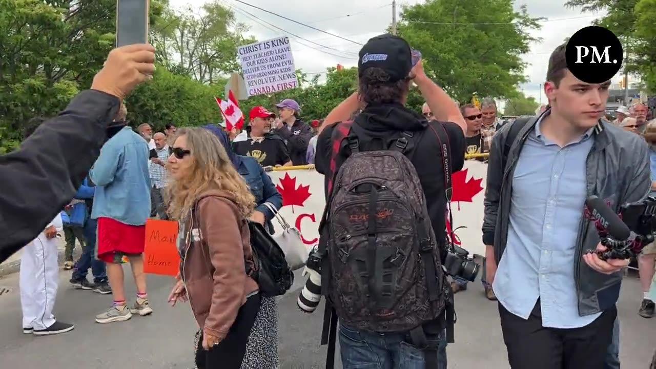 Concerned citizens chant "Leave our kids - One News Page VIDEO