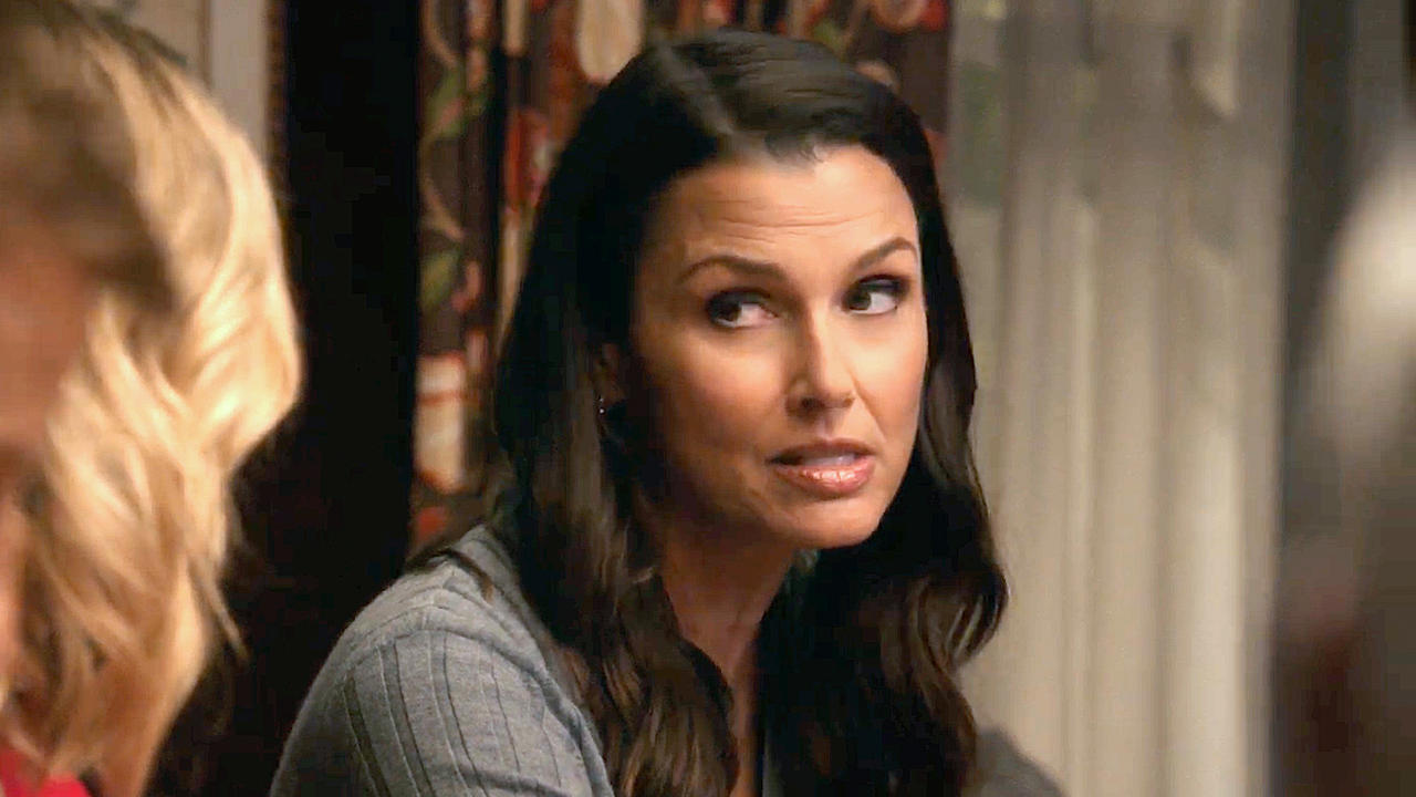 Wonder Woman Costume in This Scene from CBS' - One News Page VIDEO