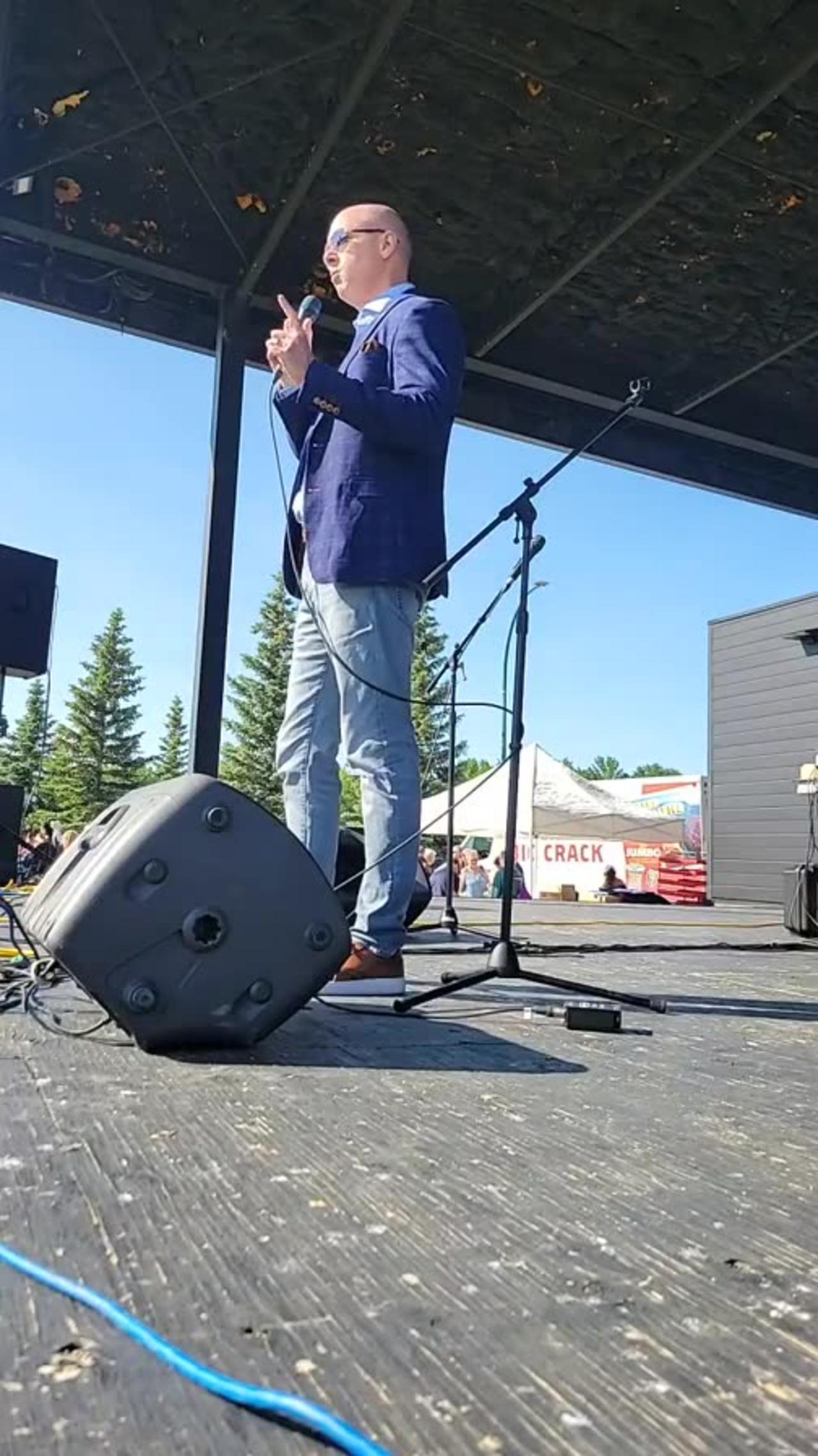 Billboard Chris Speaks To Crowd In Winkler One News Page Video