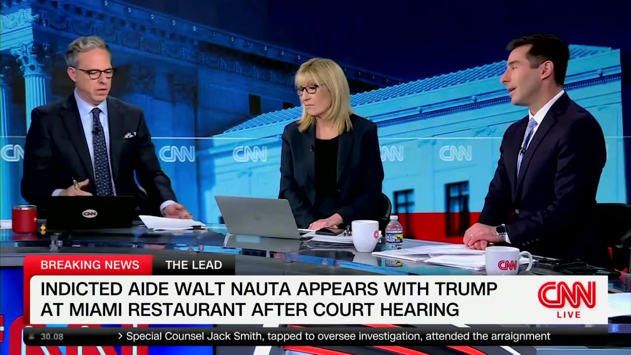 CNN Accidentally Helps Sing 'Happy - One News Page VIDEO