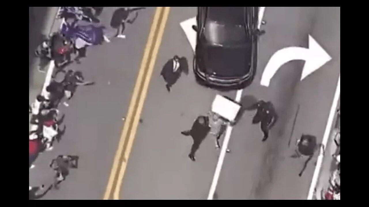 Protester Rushes Trump Motorcade in Miami, Finds - One News Page VIDEO