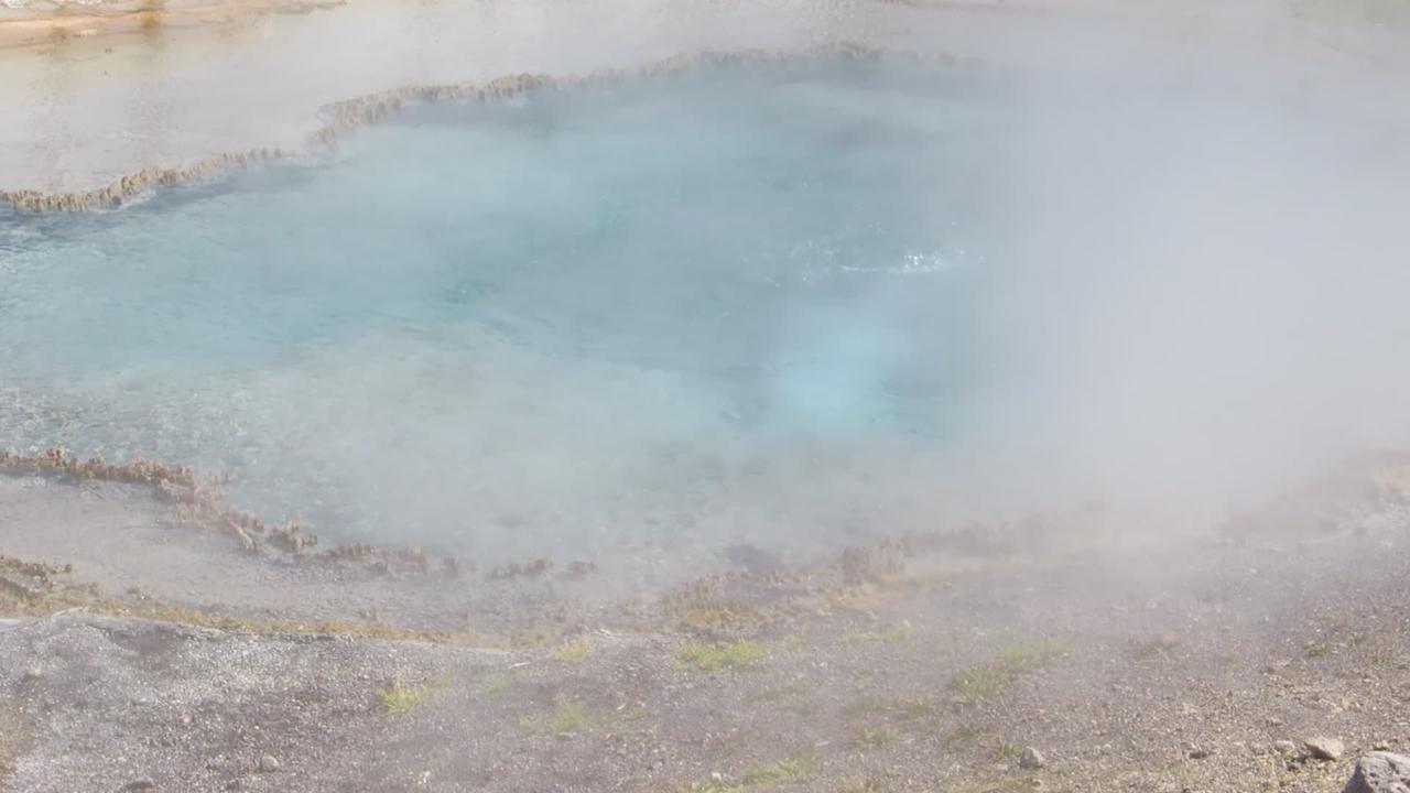 Sizzling Pool, Lower Geyser Basin, Yellowstone - One News Page VIDEO