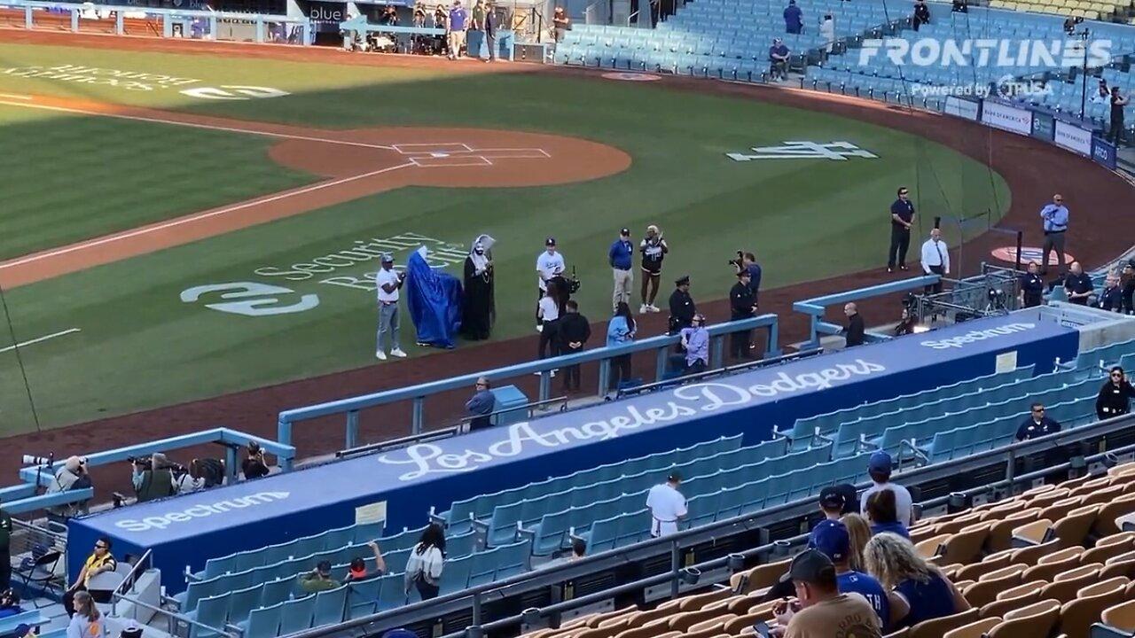 Dodgers Honor A Drag Group That Mocks - One News Page VIDEO