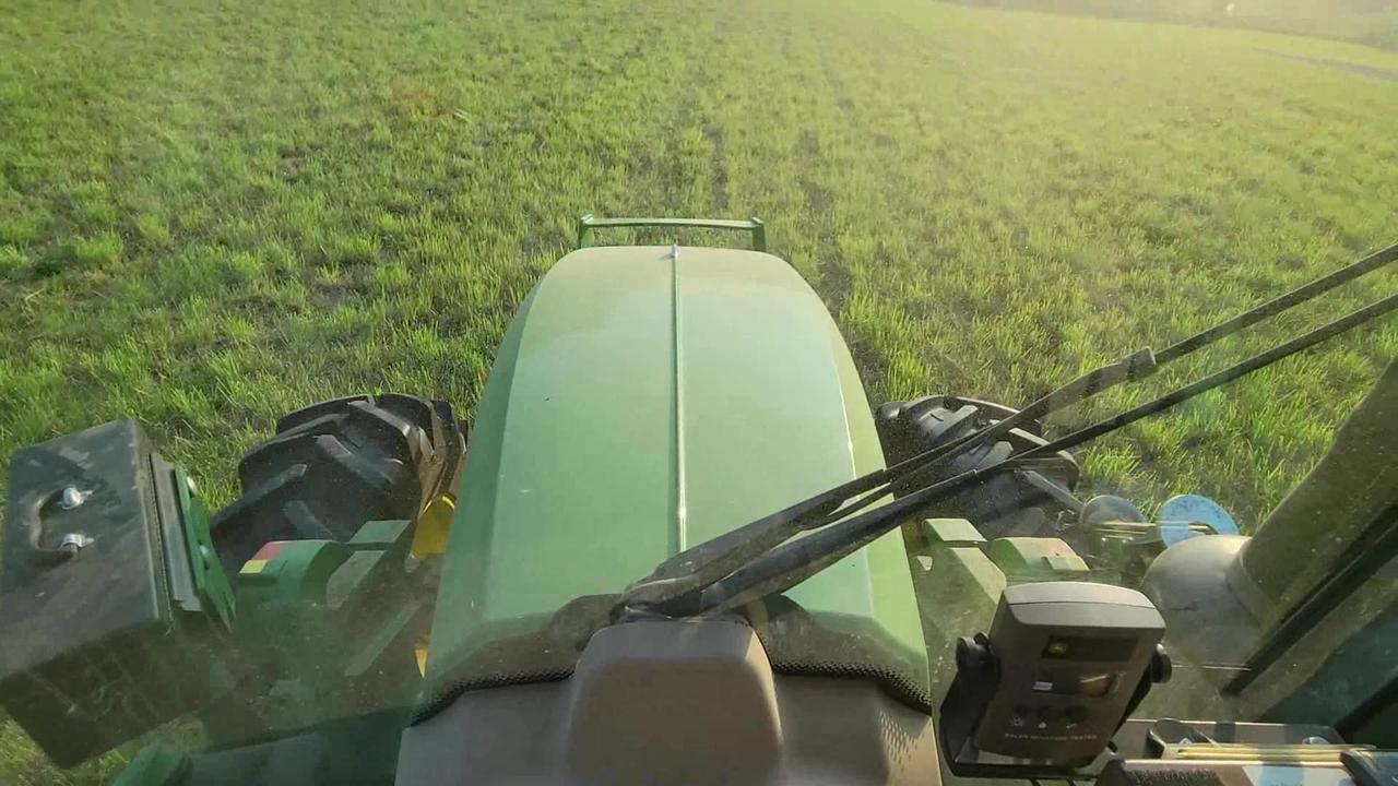 John Deere Tractor Fertilizing Hay Fields - One News Page VIDEO