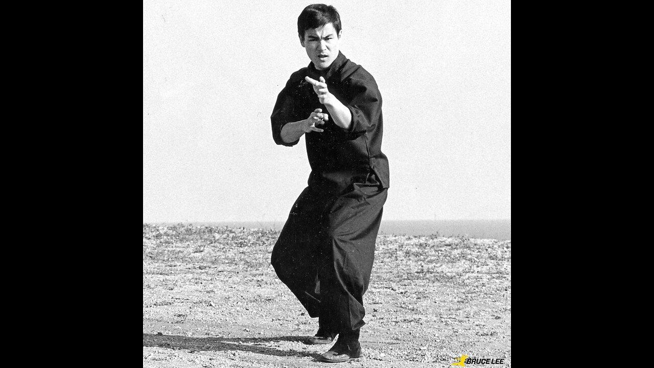 Cross kick Studio Films Bruce Lee praying Mantis - One News Page VIDEO