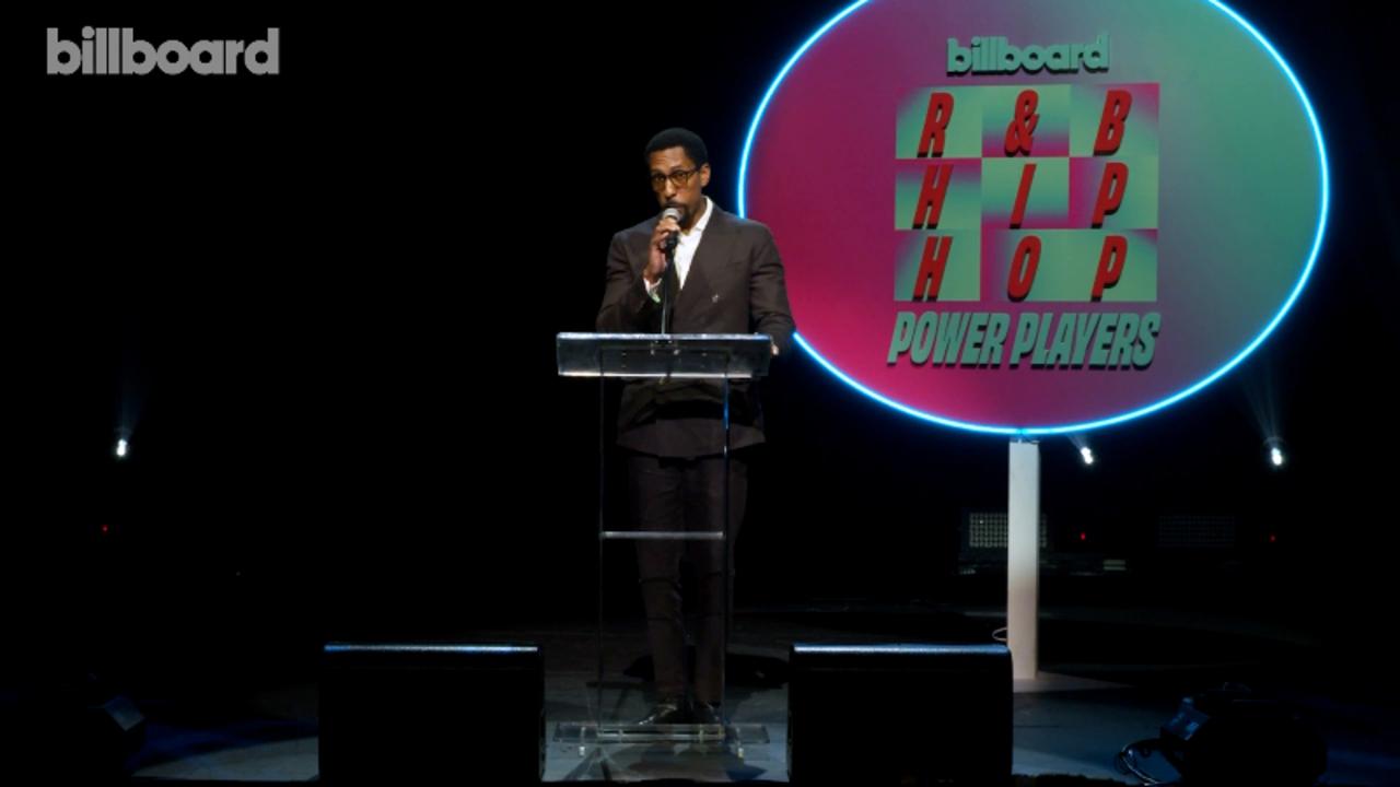 Larry Jackson Accepts the Executive of The Year - One News Page VIDEO