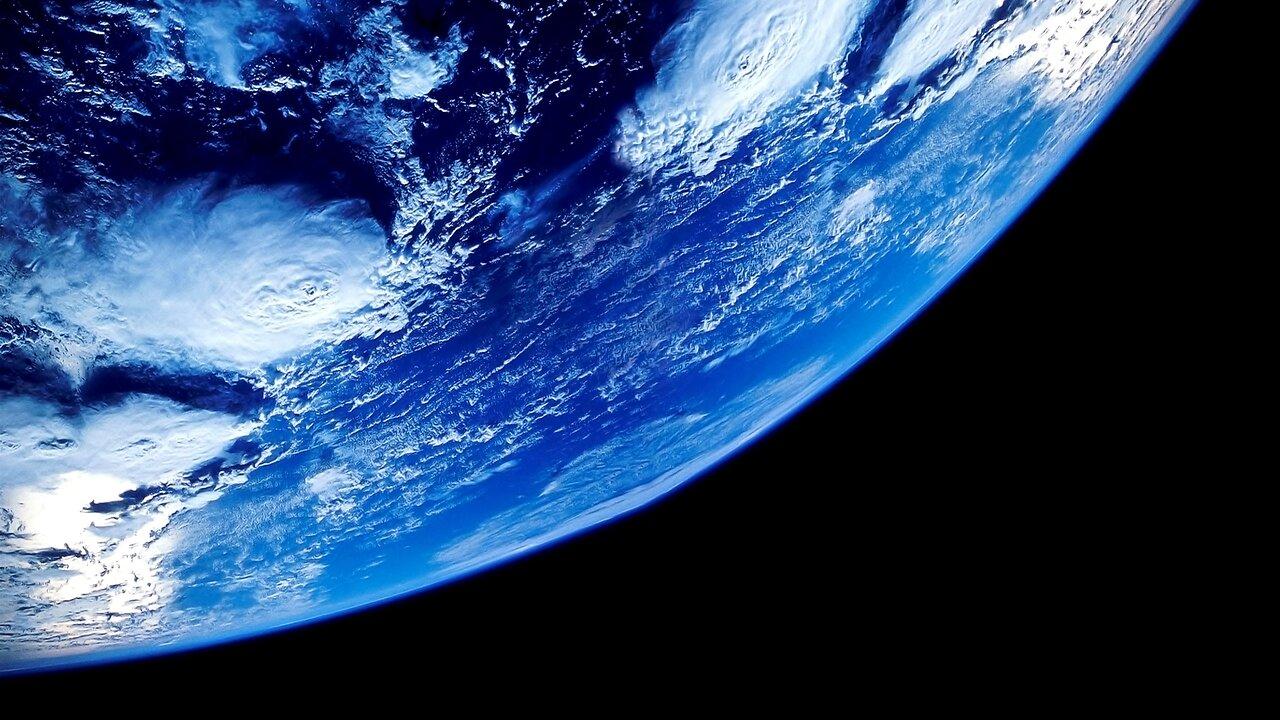 Earth from Space in 4K - One News Page VIDEO