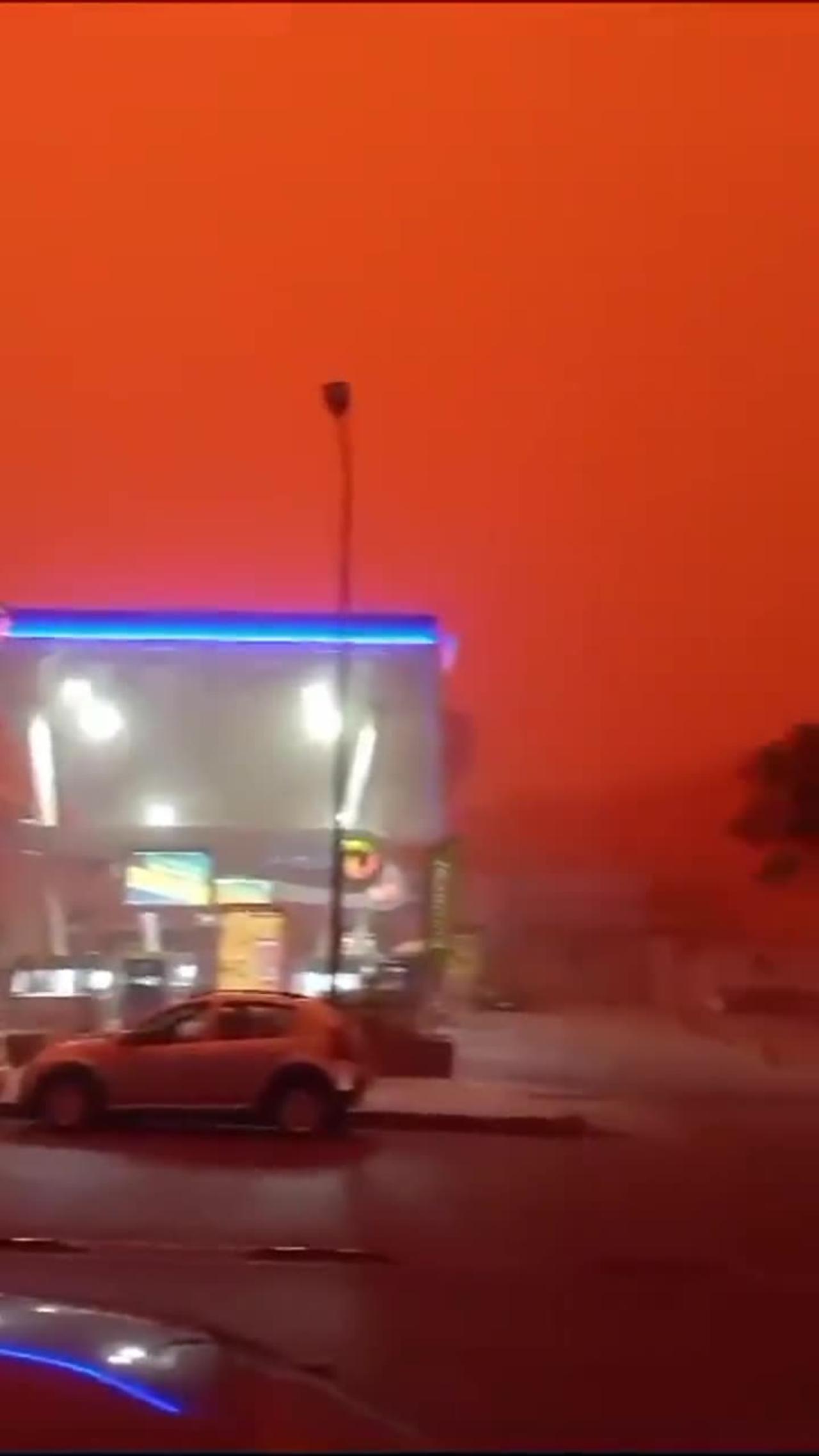 Severe sandstorm hit Marrakech, causing the sky - One News Page VIDEO