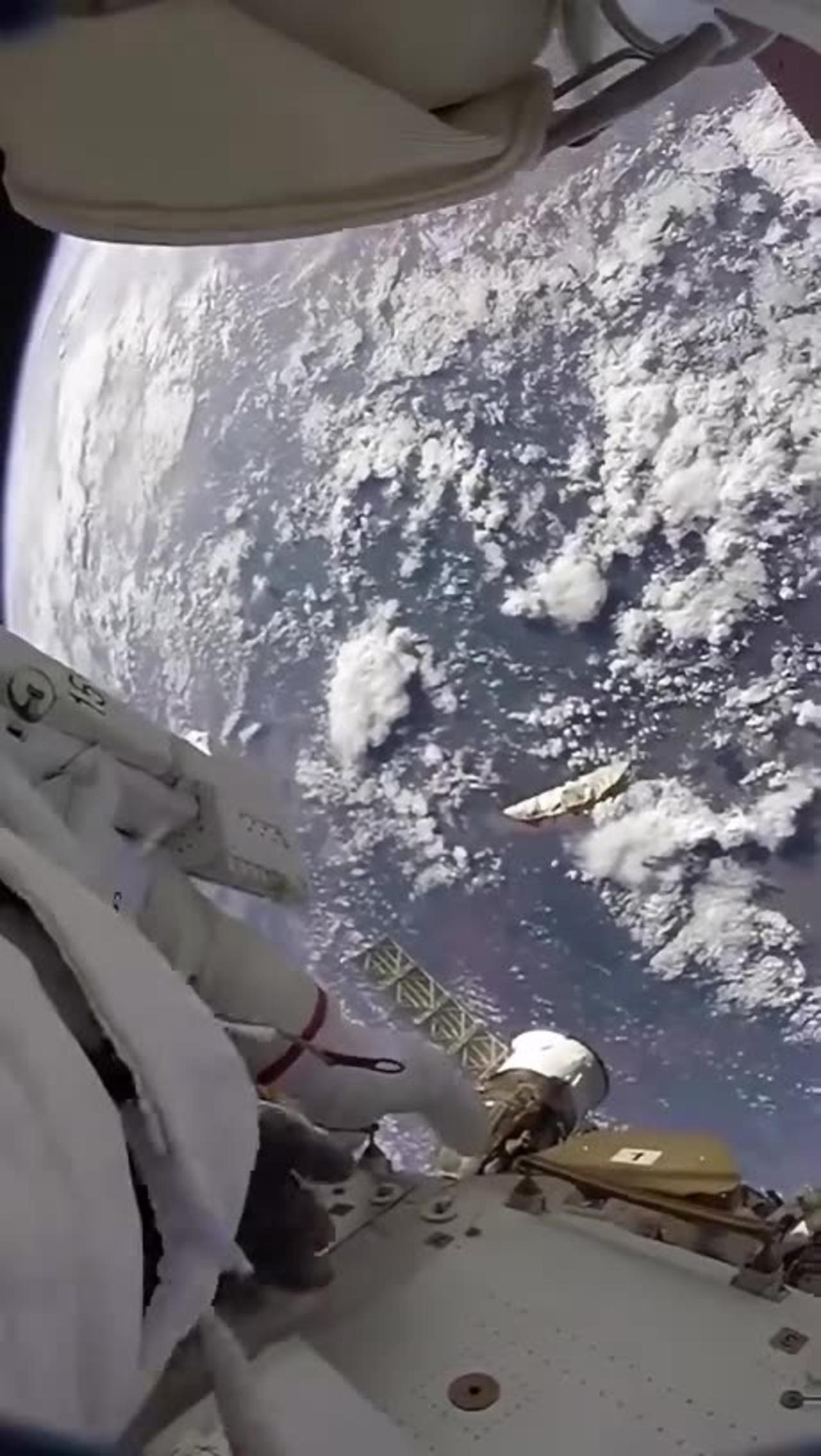 The view of Earth from 250 miles above - One News Page VIDEO