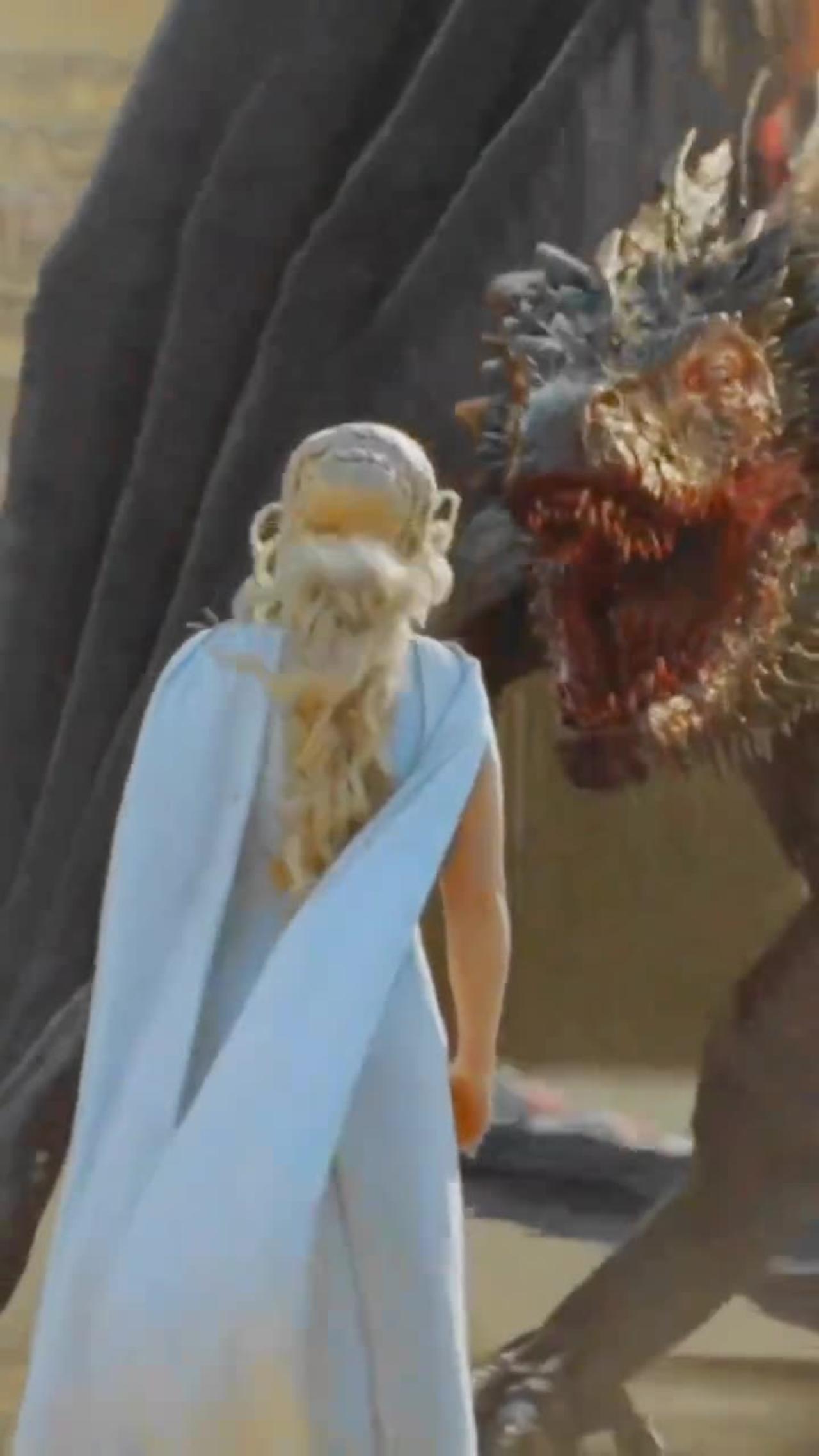 angry dragon came to meet khaleesi - One News Page VIDEO