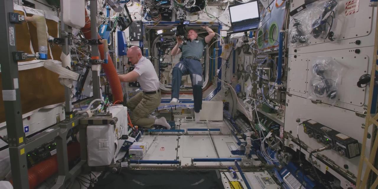 A PERSON IN SPACE AKA ASTRONAUT - One News Page VIDEO