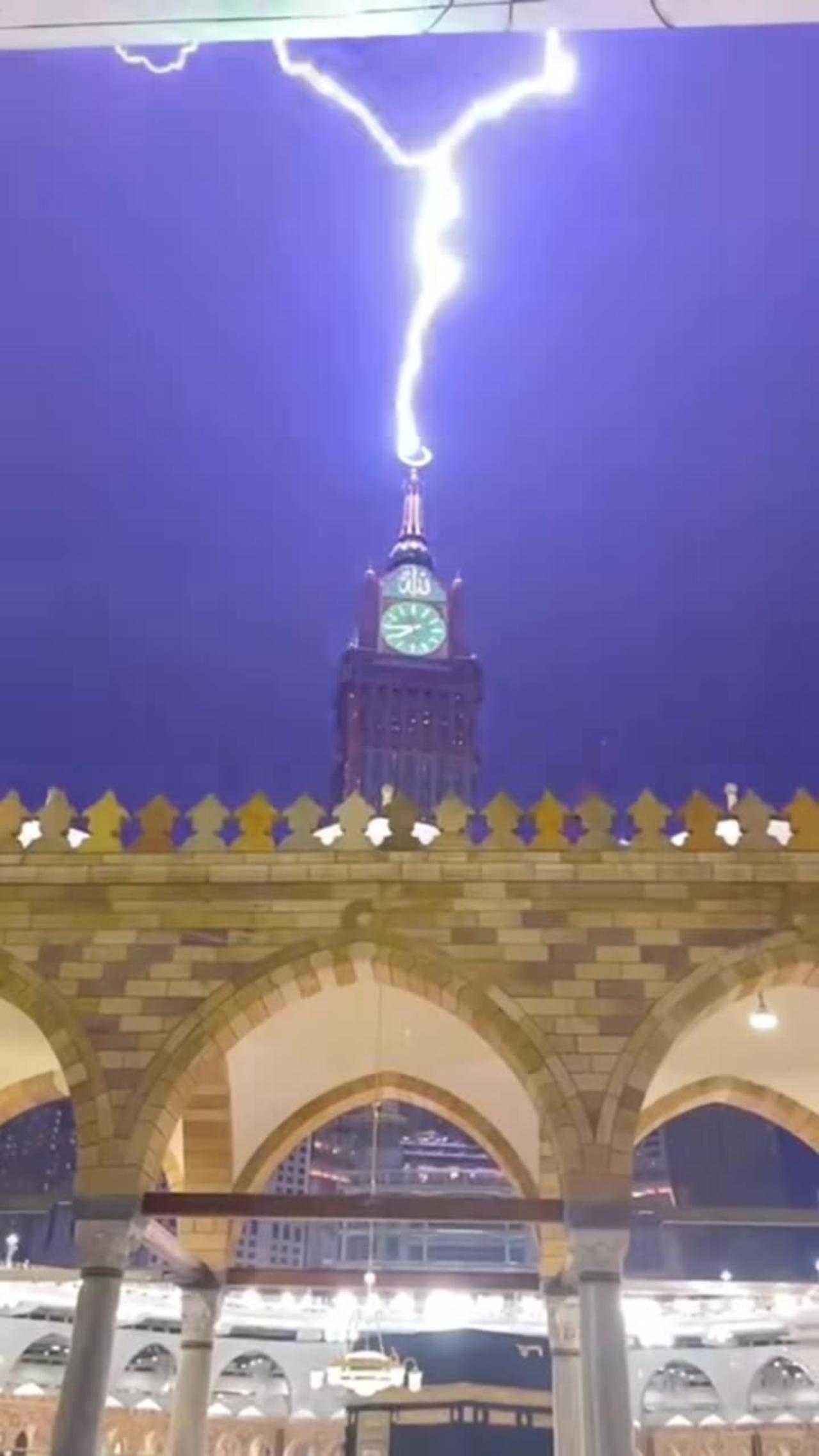 Allah hu akbar 🥺💕 - One News Page VIDEO