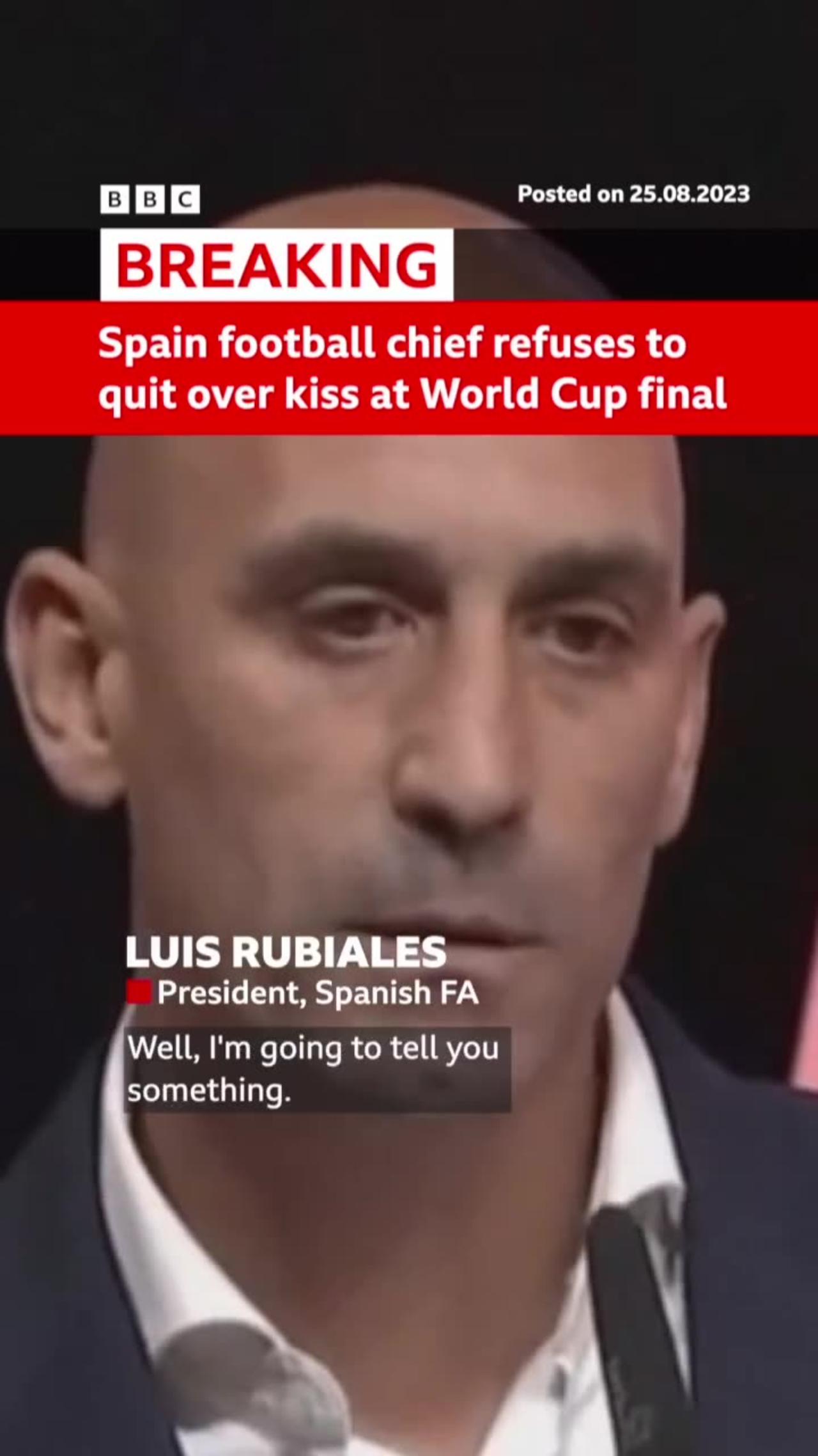 Spain football chief kiss a female player - One News Page VIDEO