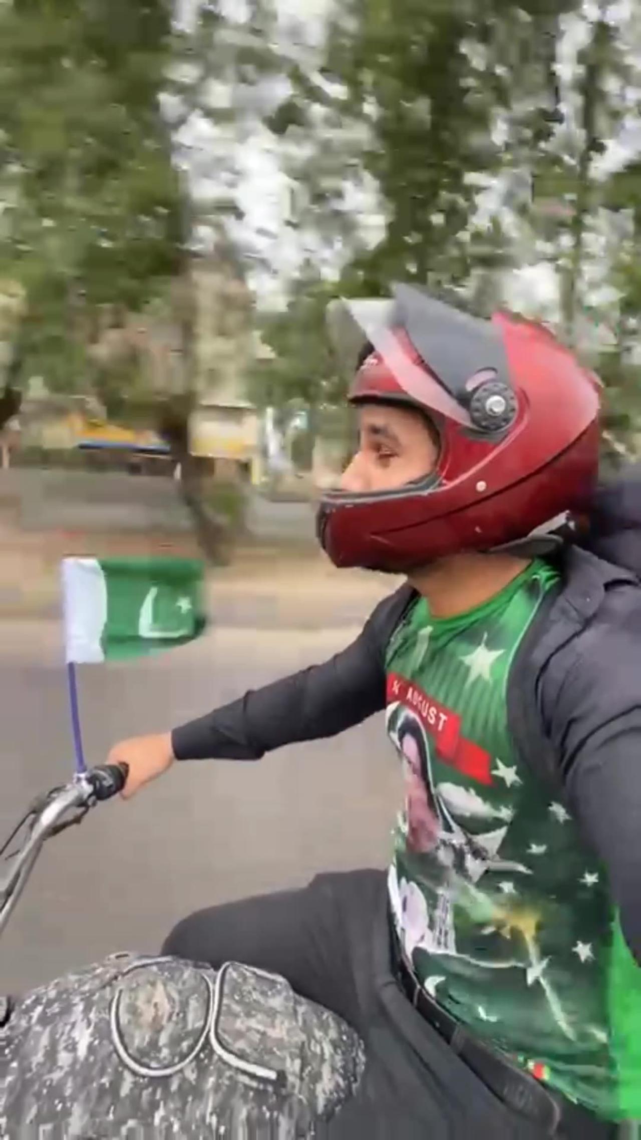 Riding in Pakistan 14th august | Farhan Baloch - One News Page VIDEO